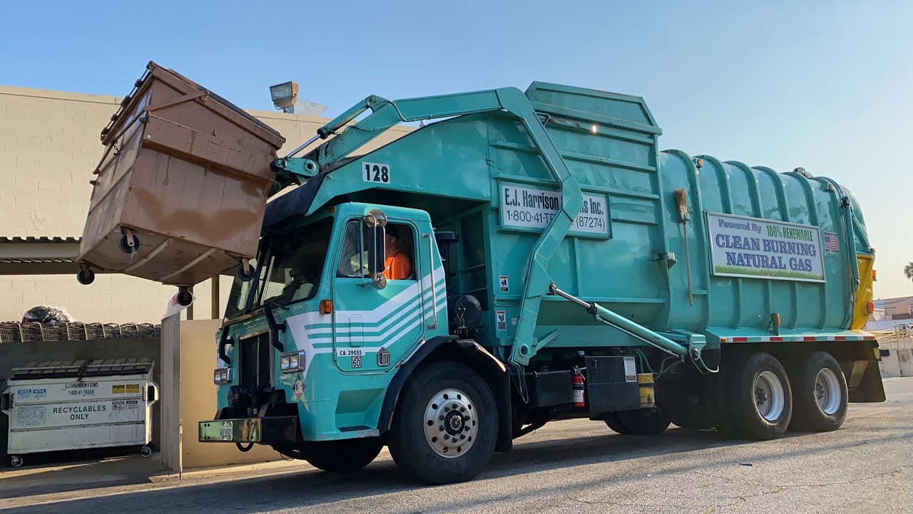 EJ Harrison Peterbilt STAGG Front Loader - YouTube