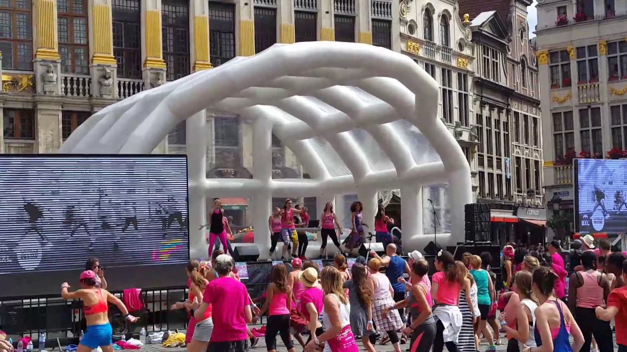 ZUMBA PARTY BRUSSELS GRAND-PLACE - YouTube