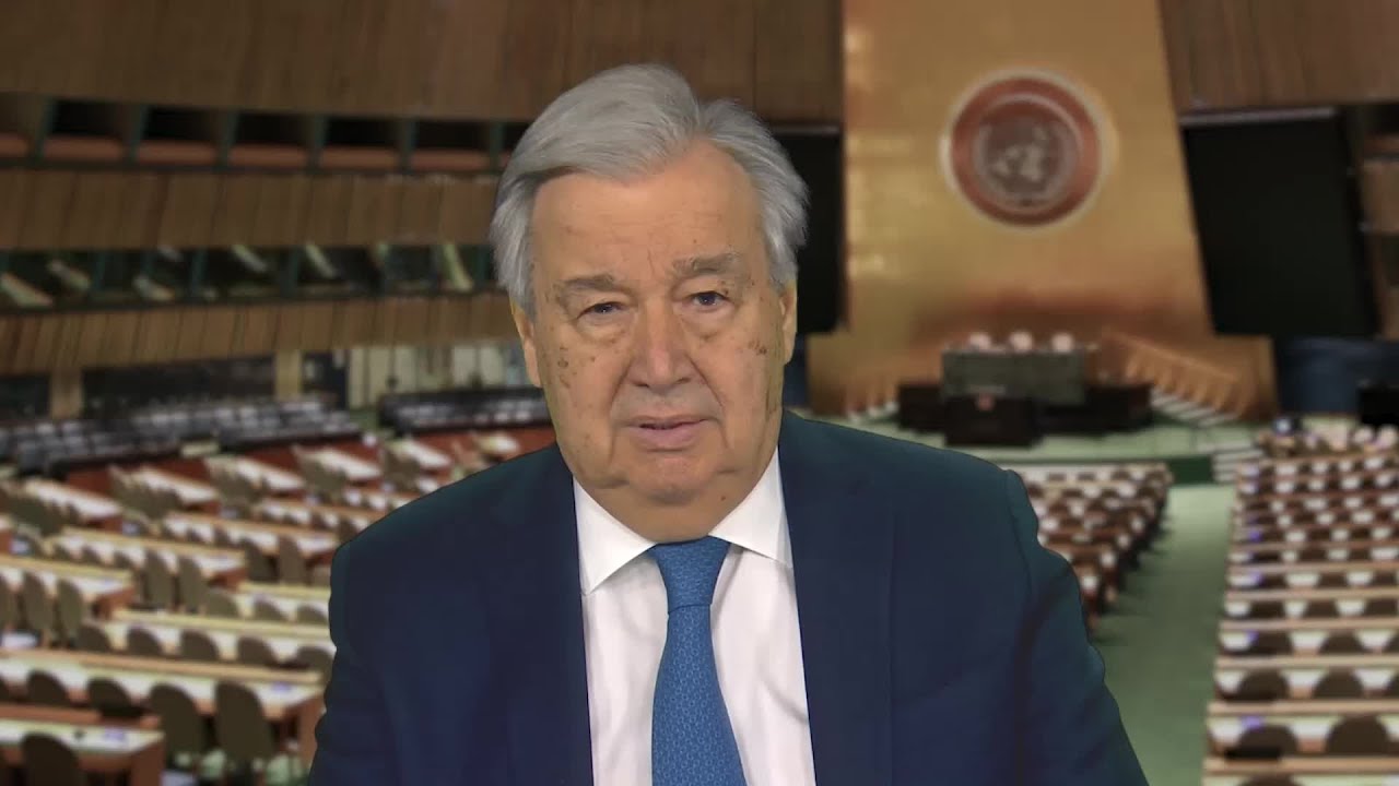 安东尼奥·古特雷斯 (联合国秘书长) 2025年新年视频致辞 - YouTube