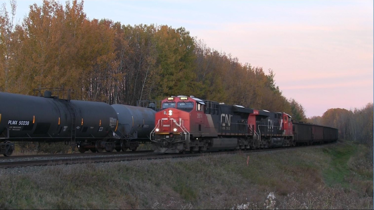 CN Train Spotting HD: CN 2874 & 2975 Leads CN M347 Past CN A412 At ...