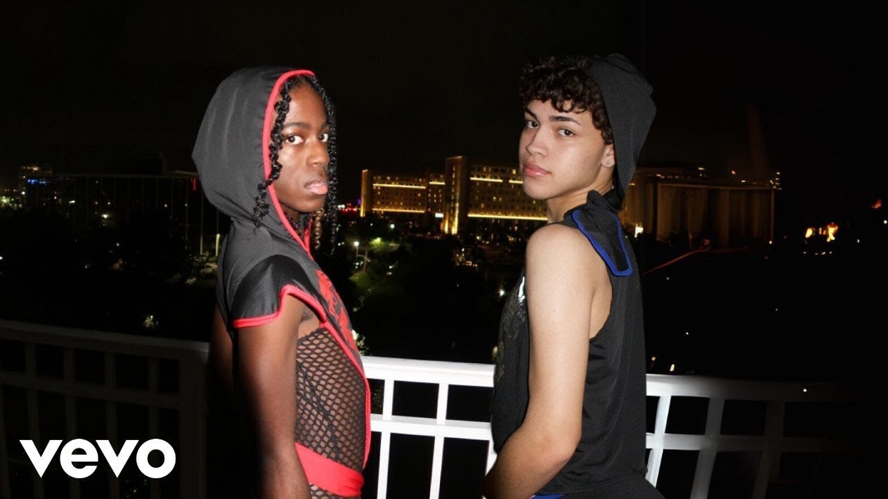 Chris Cotter - Cake (feat. Steyeuh) [Official Music Video] - YouTube