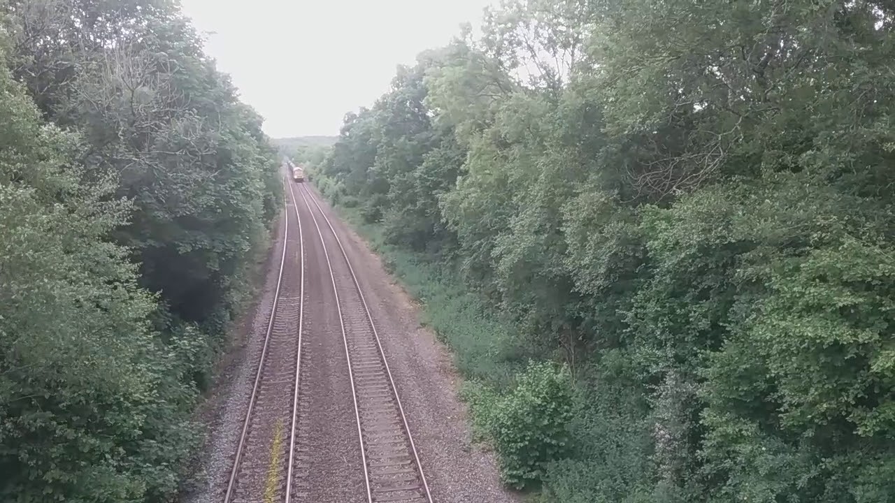 60015 passing through Pontlliw on the Margam - Trostre steel train 5th ...
