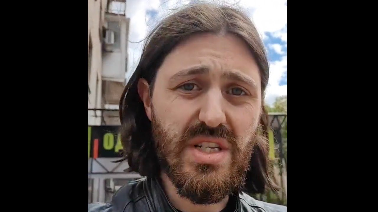 LIVE FROM UKRAINE Kiwi journalist Tom Mutch reports on the Russian rout ...