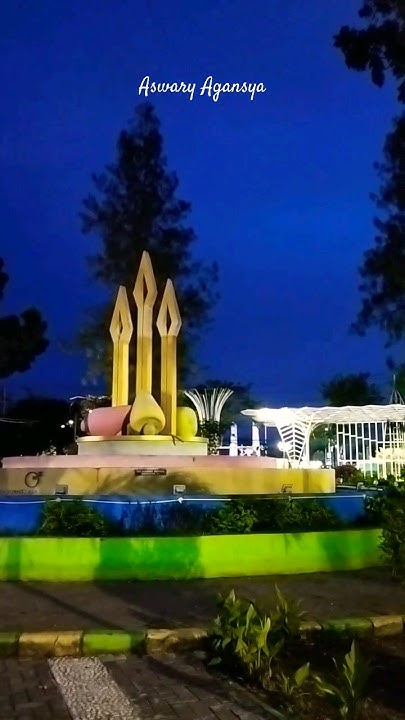 Senja di Taman Wijaya Kusuma Sampang Madura #shorts #short - YouTube