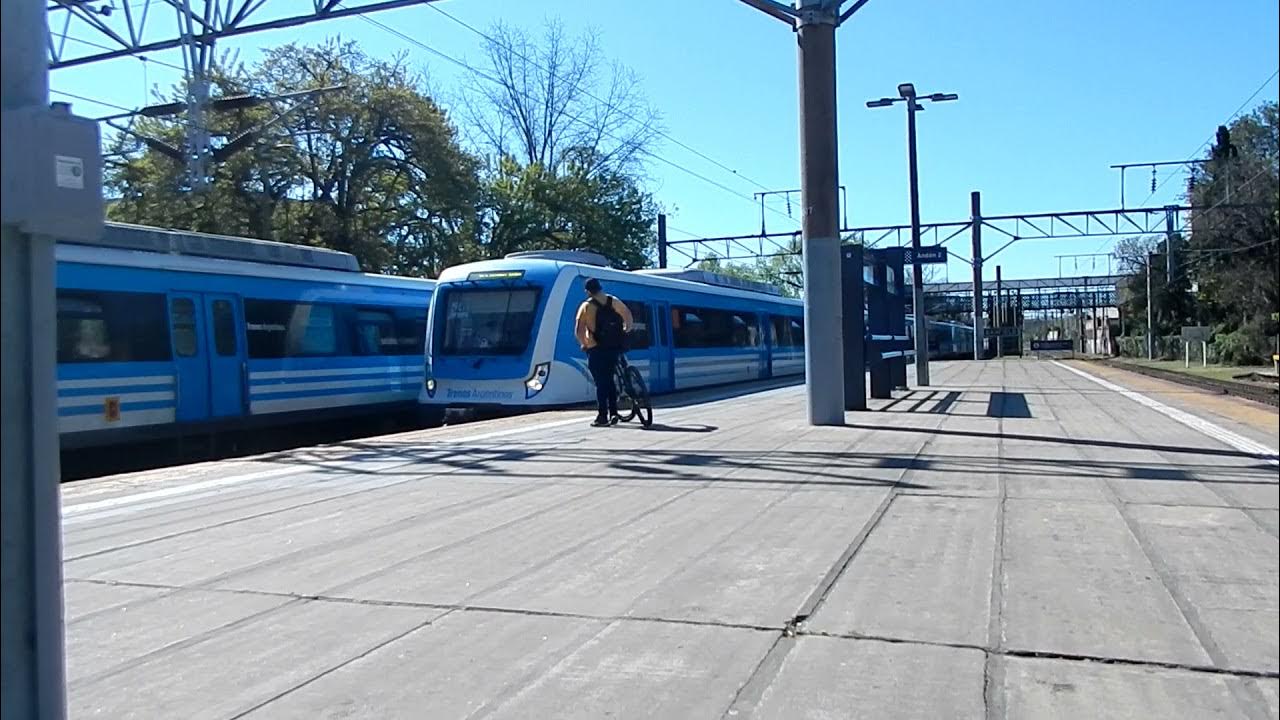 varios csr zhuzhou y un toshiba en la estacion de banfield - YouTube