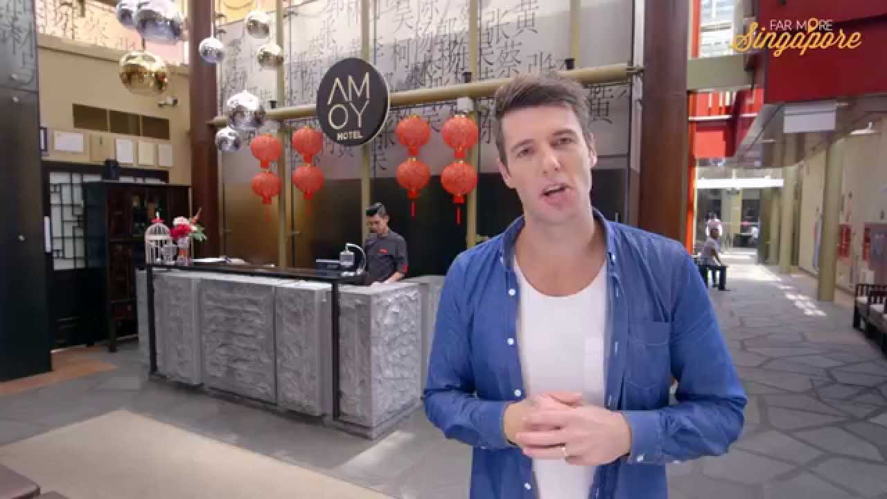 Ben Milbourne Tries Roti Prata at Maxwell - YouTube