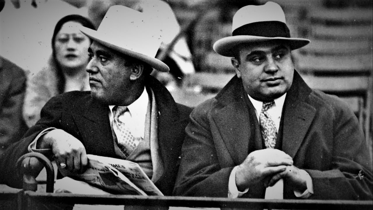 The Rise and Fall of Al Capone: America's Infamous Gangster and ...