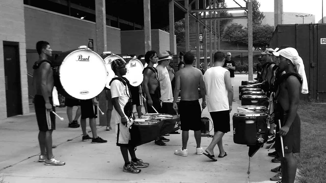 Blue Devils Drum Line 2011 - Top of the solo through the snare break ...