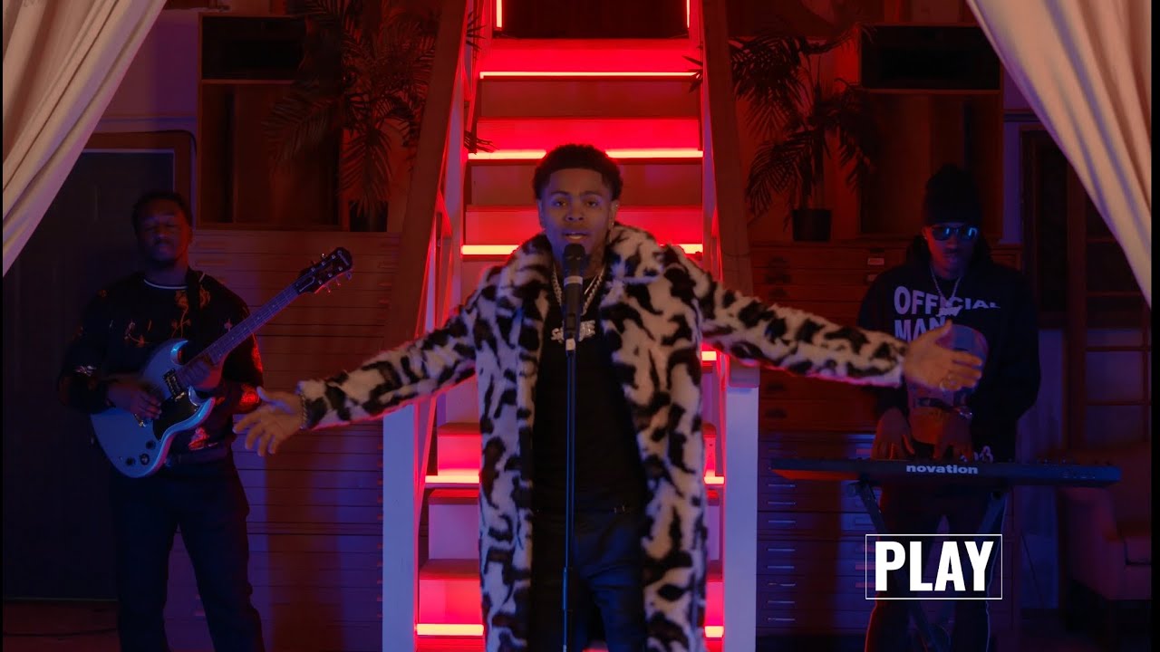 Mechie So Crazy " Play " Live Show - YouTube