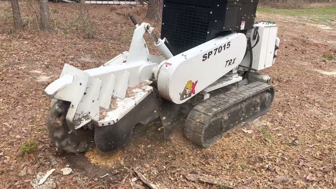 Carlton 7015 Stump grinder - YouTube