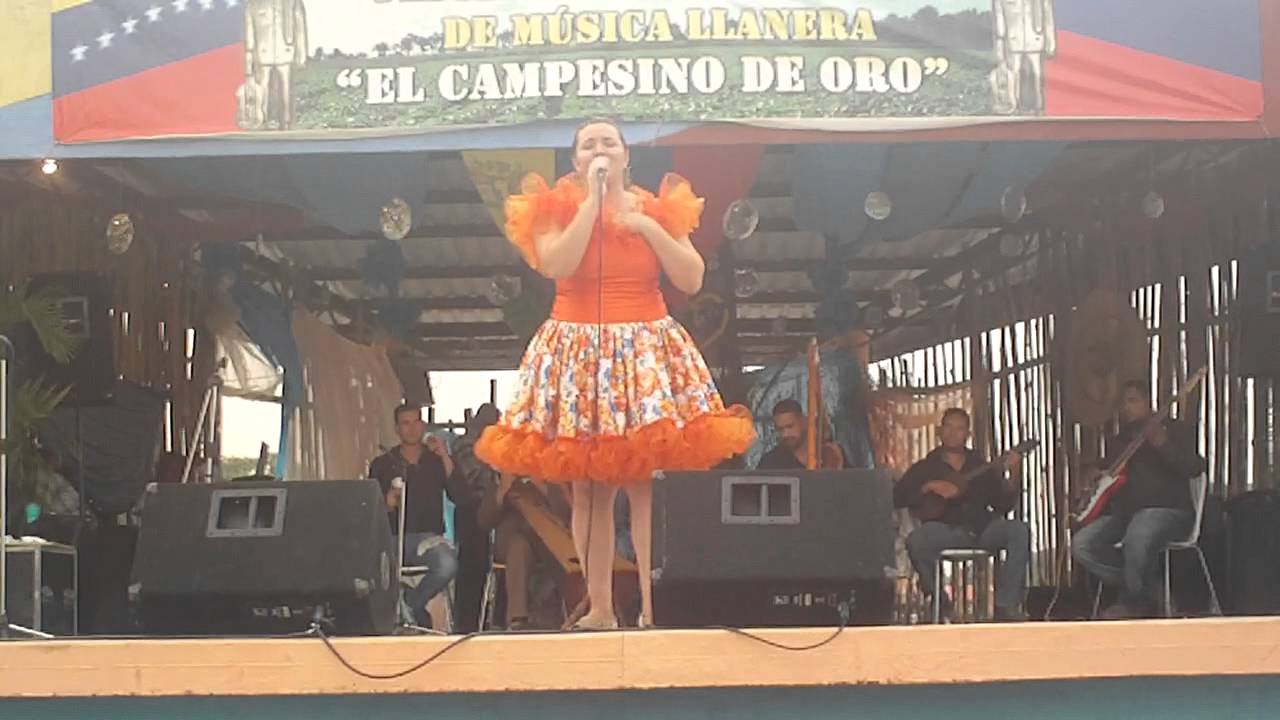 Ana Laura Castro. En El Campesino De Oro. 2015 - YouTube