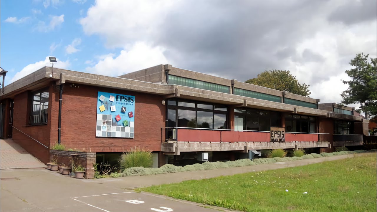 Antenne Centre "Super Roger Roch RPG" - YouTube