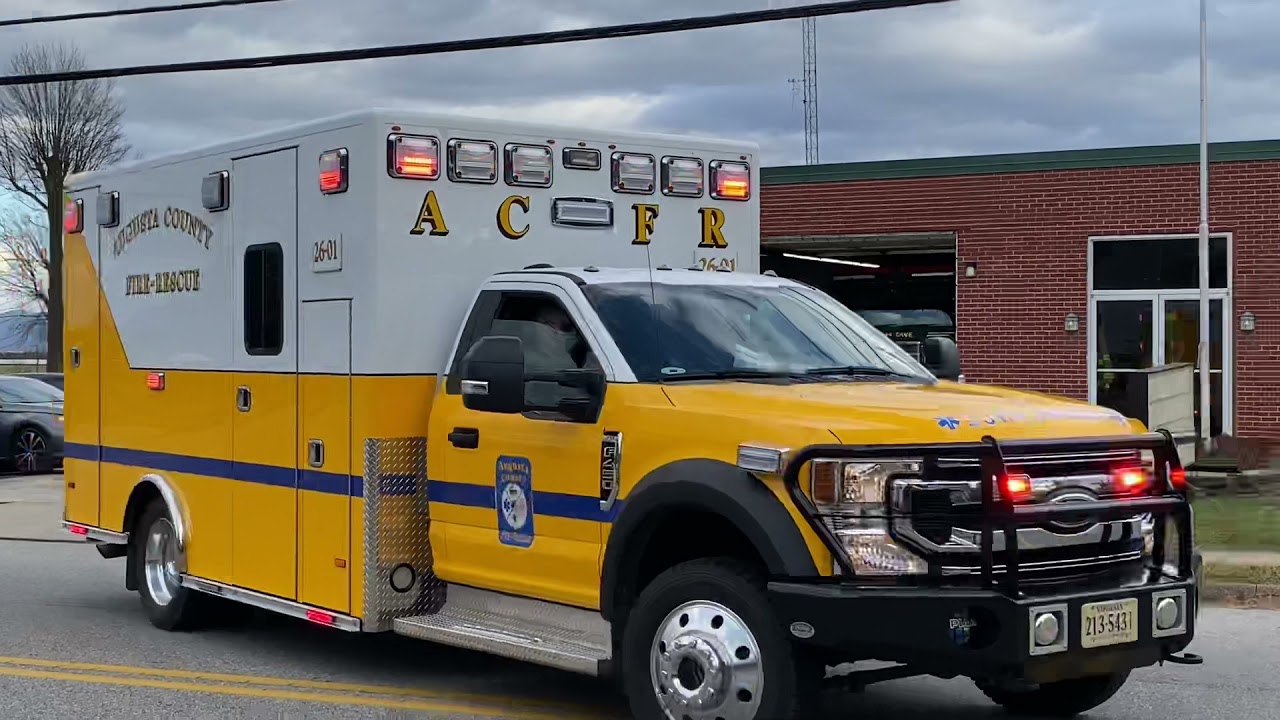 ACFR Ambulance 26-01 Responding December 2021. - YouTube