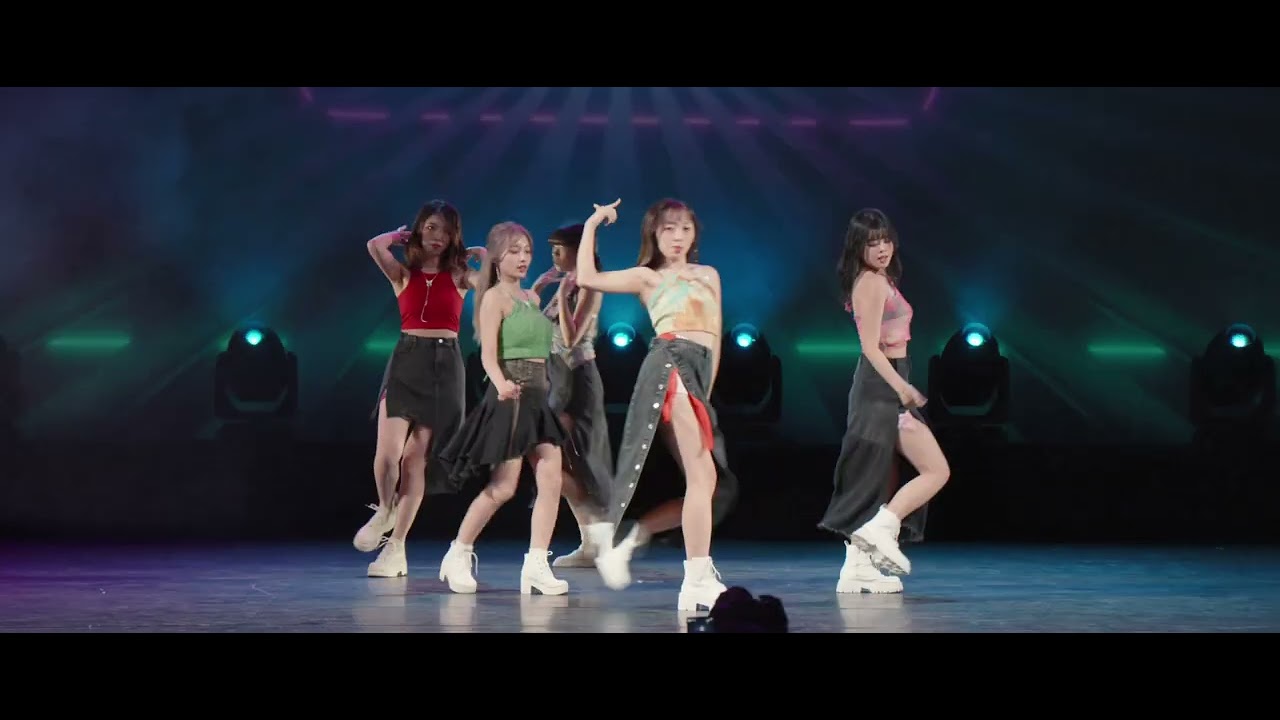 【K-POP COMMUNITY FESTIVAL 2024】15 IAM official - YouTube