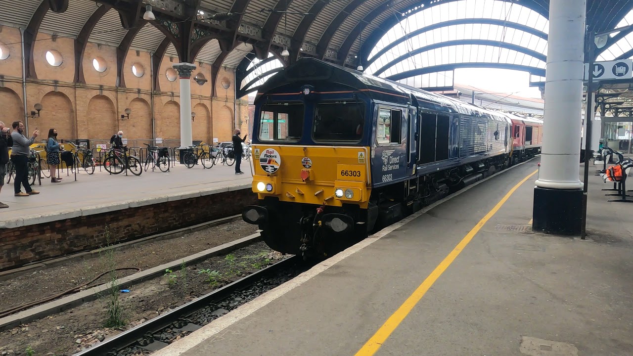 DRS 66303 & DB Cargo 66175, York 07/07/21 | Railcam LIVE - YouTube