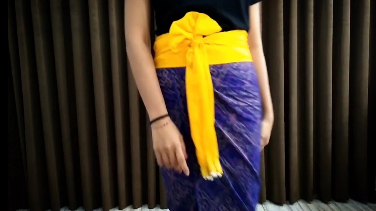 Cara Memakai Selendang Bali - Perumperindo.co.id