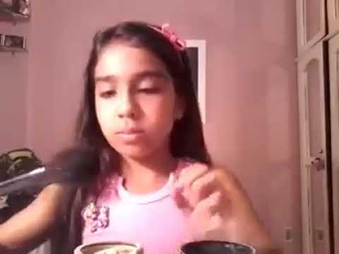 Meme da Menina Rindo - YouTube