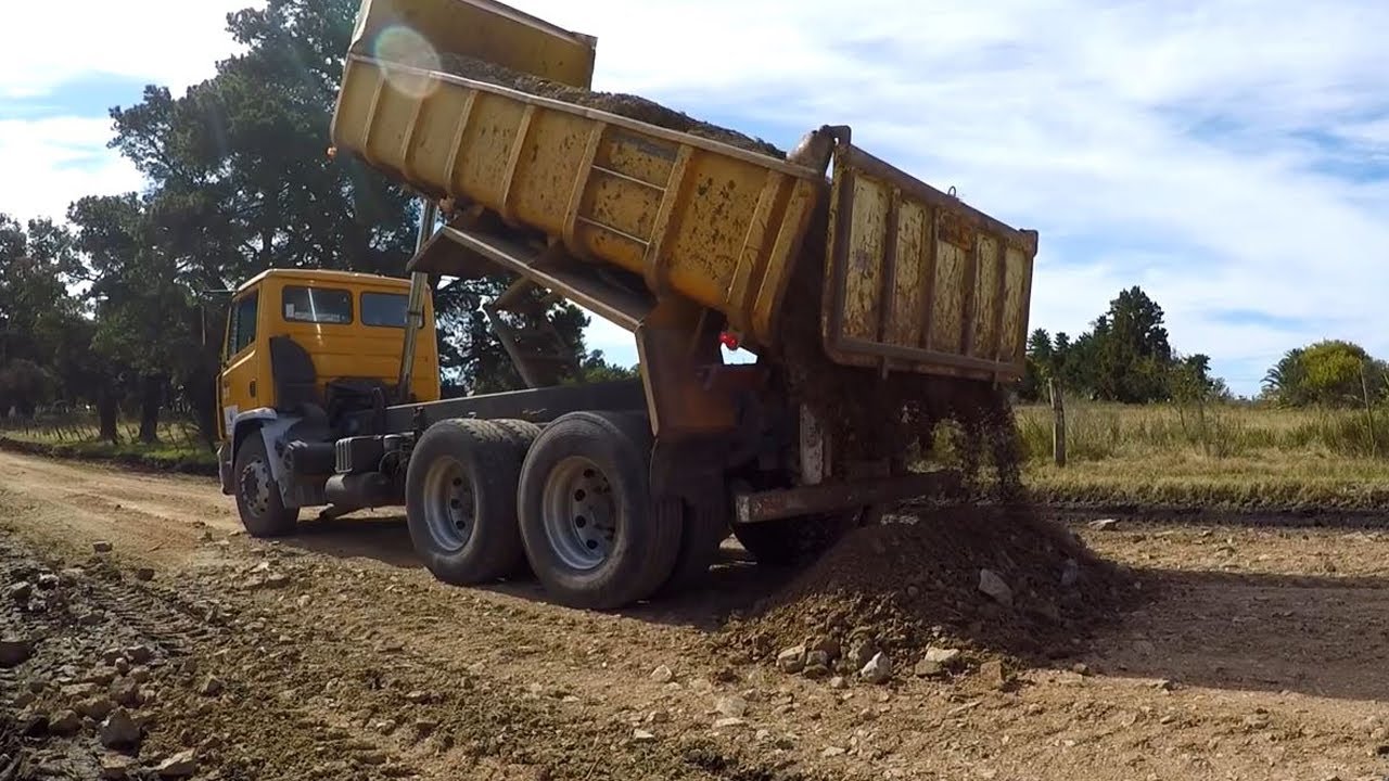 CAT 120H Motor Grader Preparing the paths-Blippi Excavator Channel ...