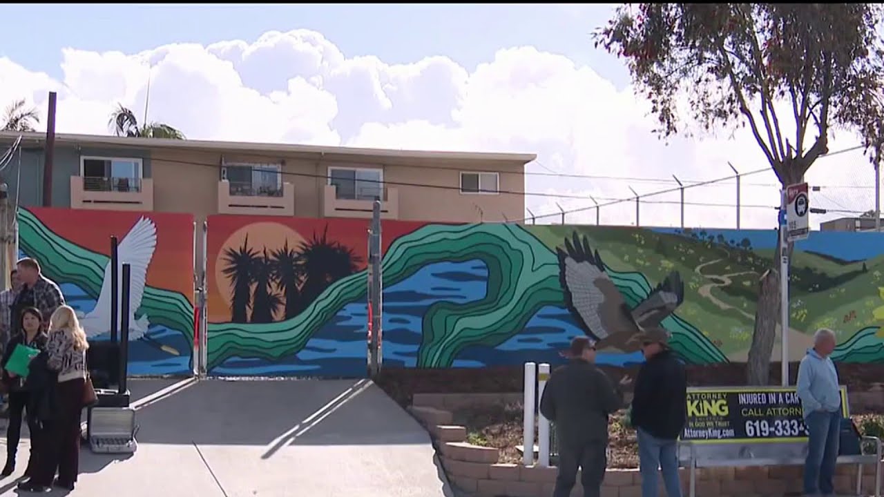 New mural brightens stretch of Clairemont | NBC 7 San Diego - YouTube