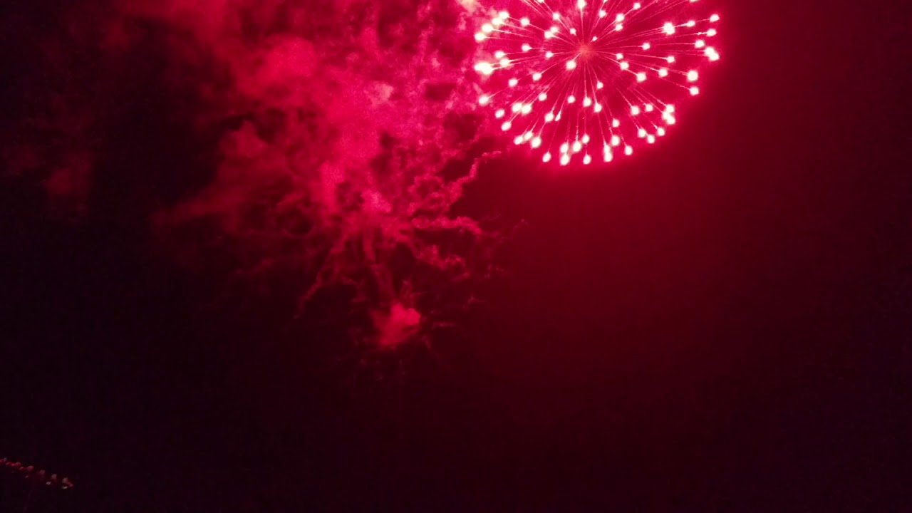 Fourth of July fireworks in a lightning storm - YouTube