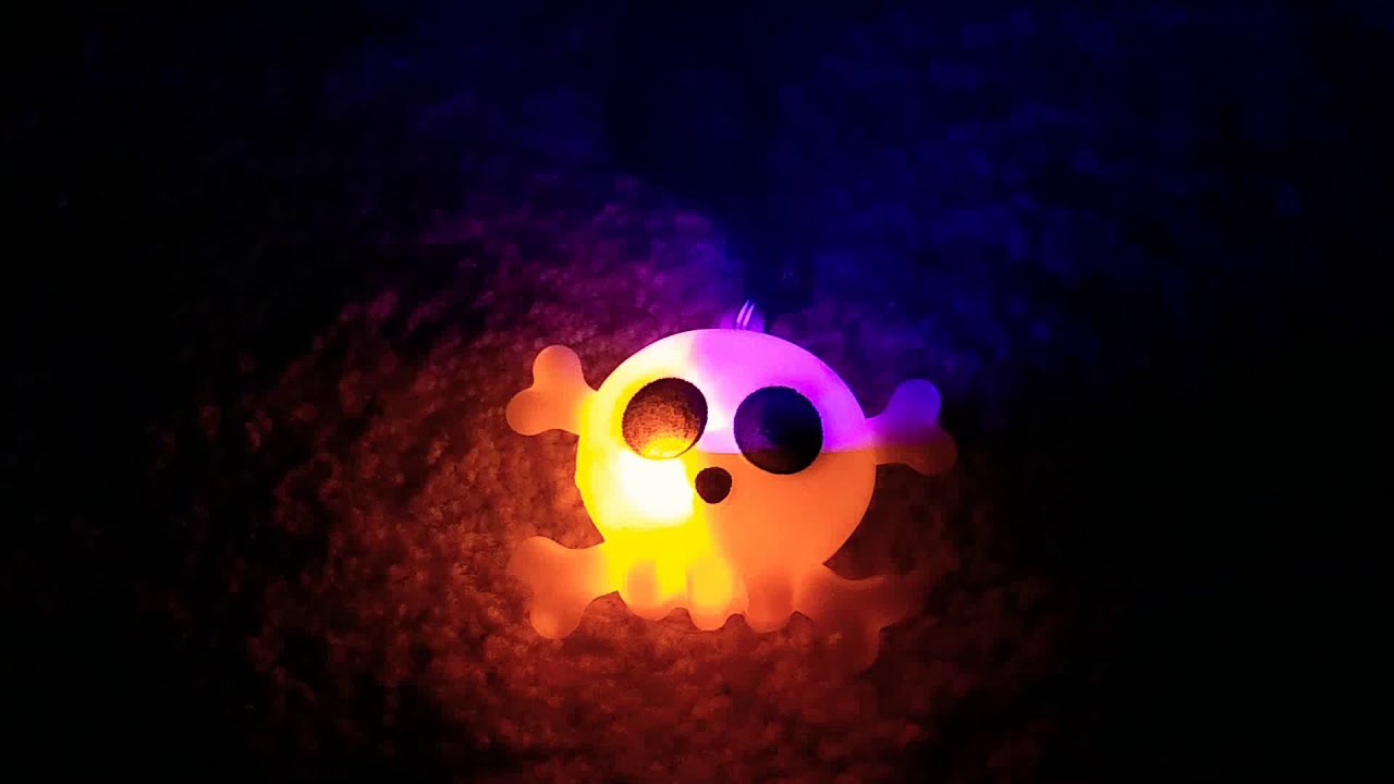SKULL AND CROSS BONES FLASHLIGHT LED STROBE LIGHT SKULL AND CROSS BONES ...