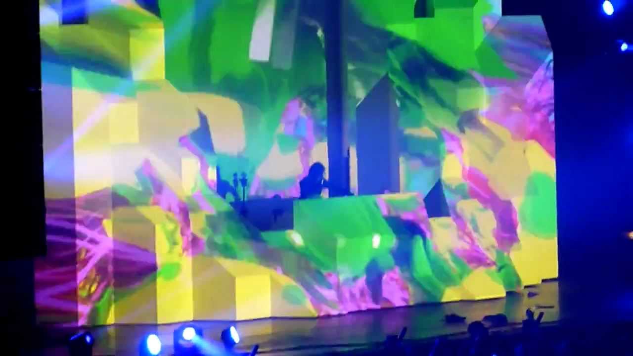 "Bangarang" " the licence (doctor P remix) " SKRILLEX " CELL SHOW ...