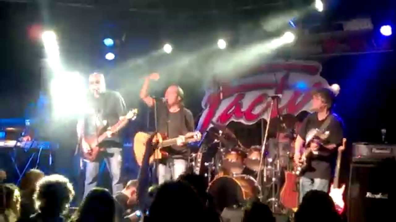 Фактор - Високото Момиче, Live @ Club Mixtape 5, Sofia, 14.01.2015 ...