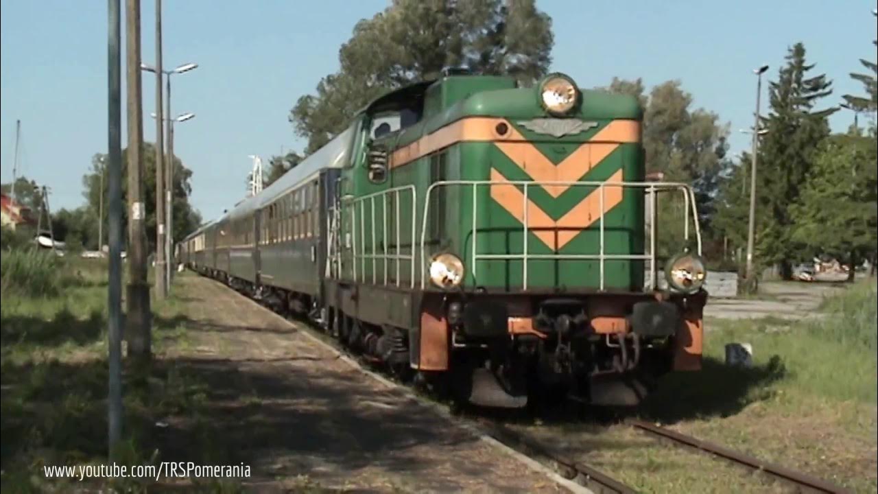 Classic Courier z SM42-902 i SM42-226 we Fromborku // 'Classic Courier' tourist train in ...