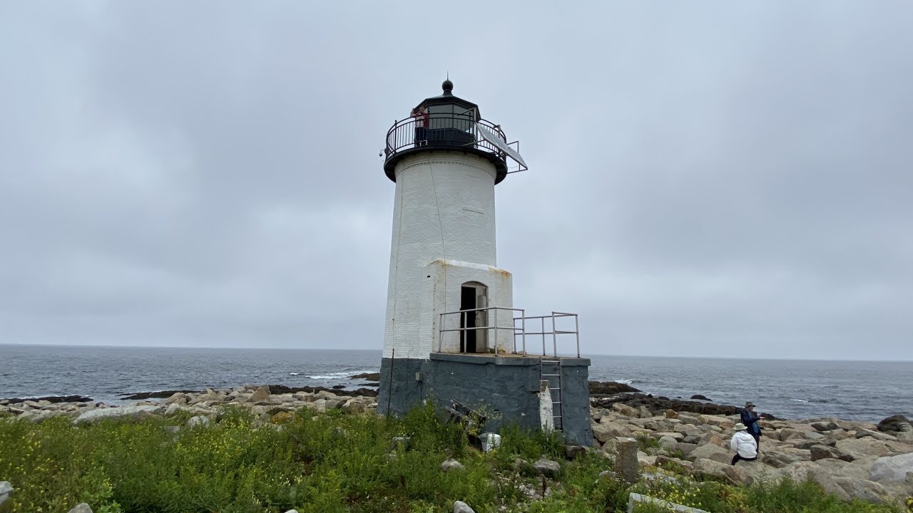 [short version] Straitsmouth Island lighthouse visit by boat from ...