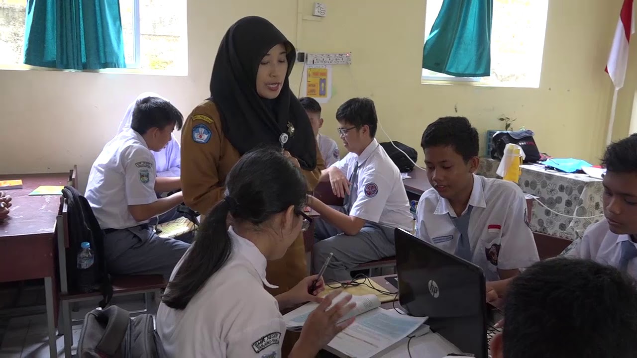 KBM BHS INDONESIA TERINTEGRASI TIK HINDUN SMKN 1 TPI - YouTube