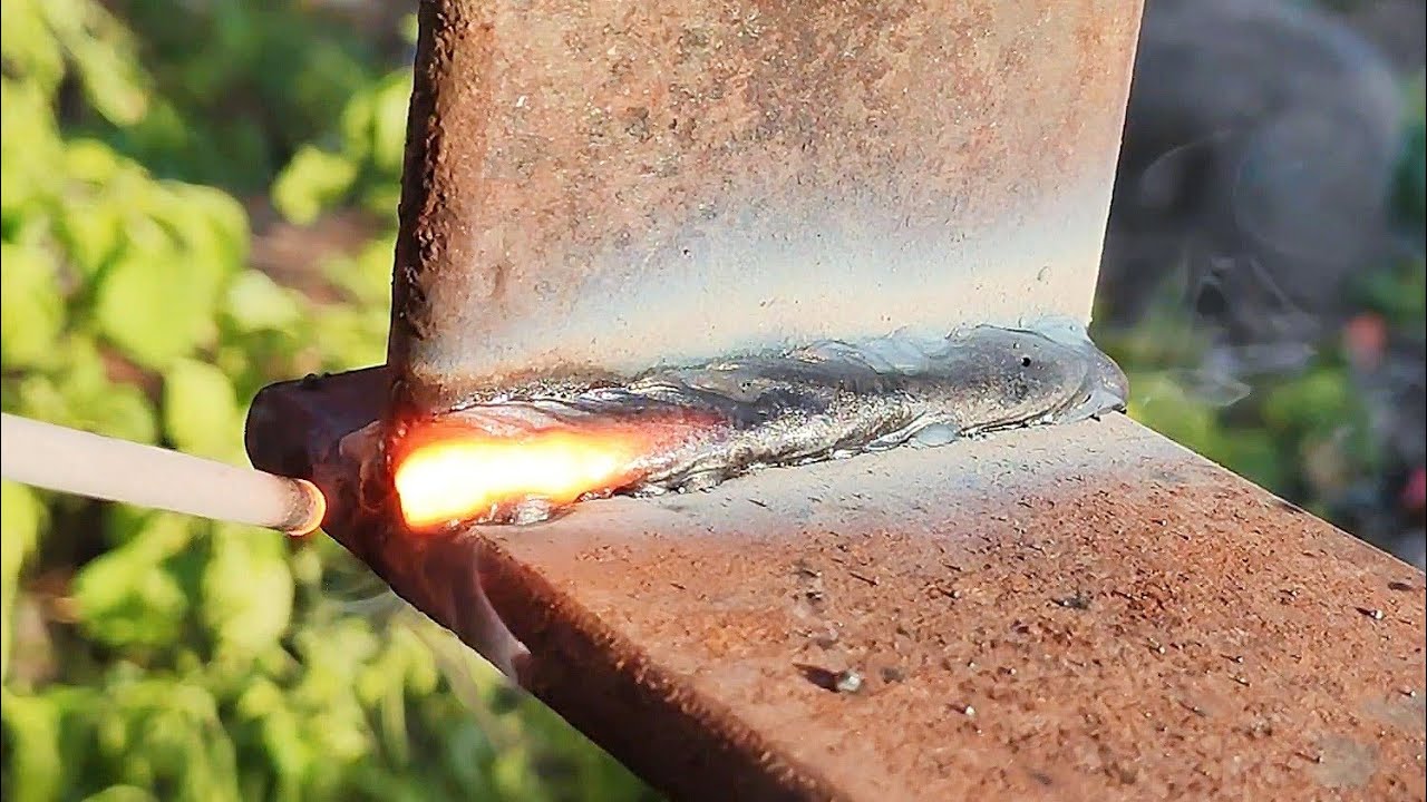 Very few welders know the technique of 2f welding on rust plates - YouTube