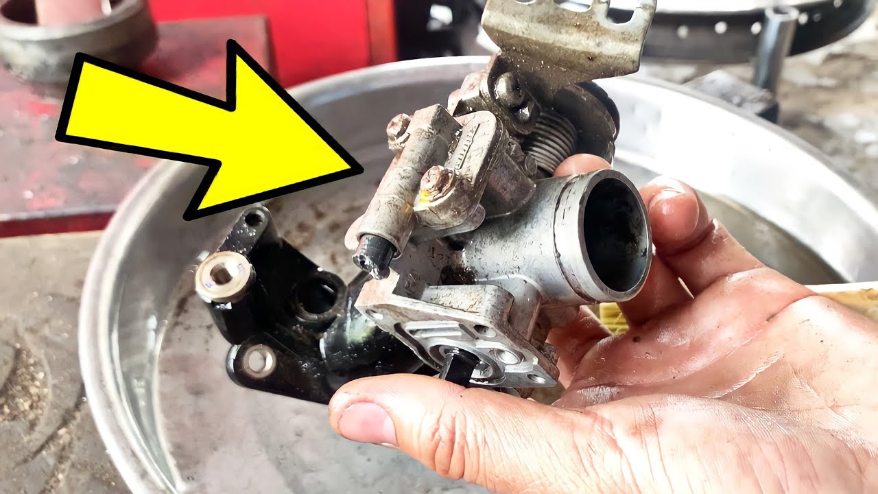 How to restore a rusty throttle - YouTube
