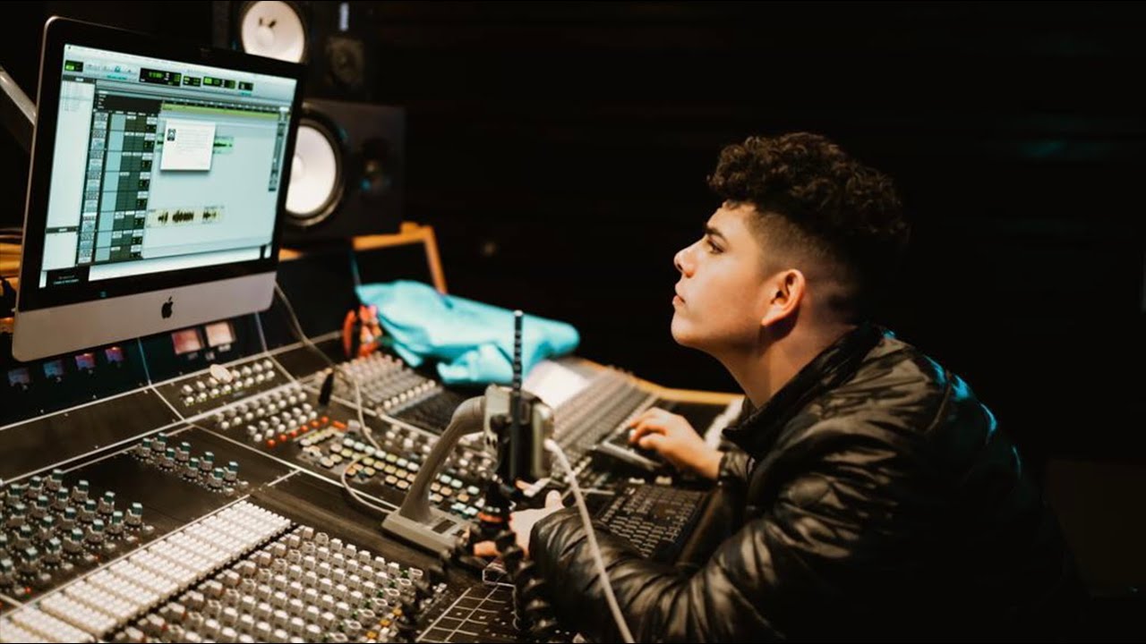 Angel Preciado - De Guadalajara Para El Mundo [Audio] - YouTube