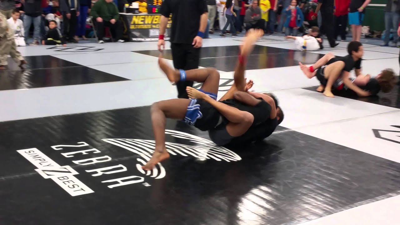 Jordan Stewart vs teen heavyweight no gui bjj win - YouTube