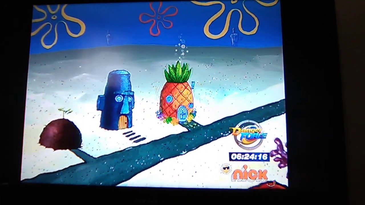 Squidward Disrupts Patrick and SpongeBob's Exercise - YouTube