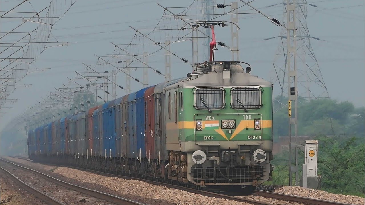 Bhuj S/F Express / Okha Spacial Fare Express Diesel Vs Electric ...