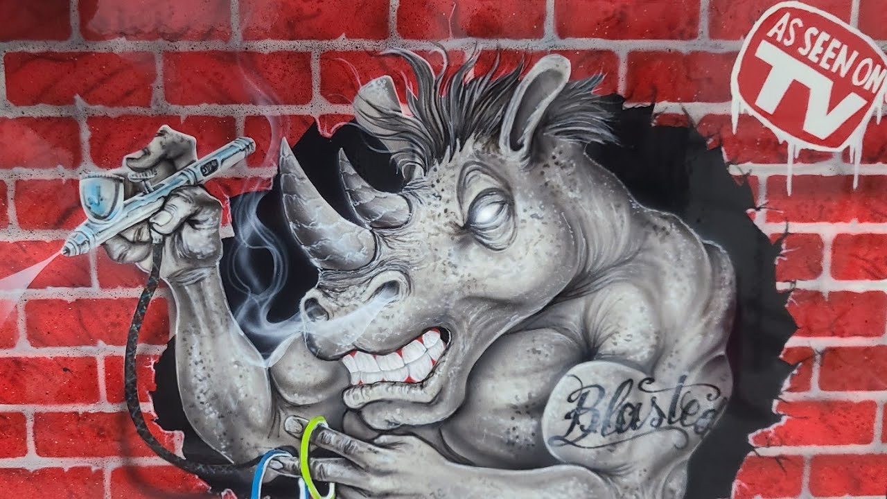 Airbrushing Ryan "Ryno" Templeton Panel Part 2 - YouTube