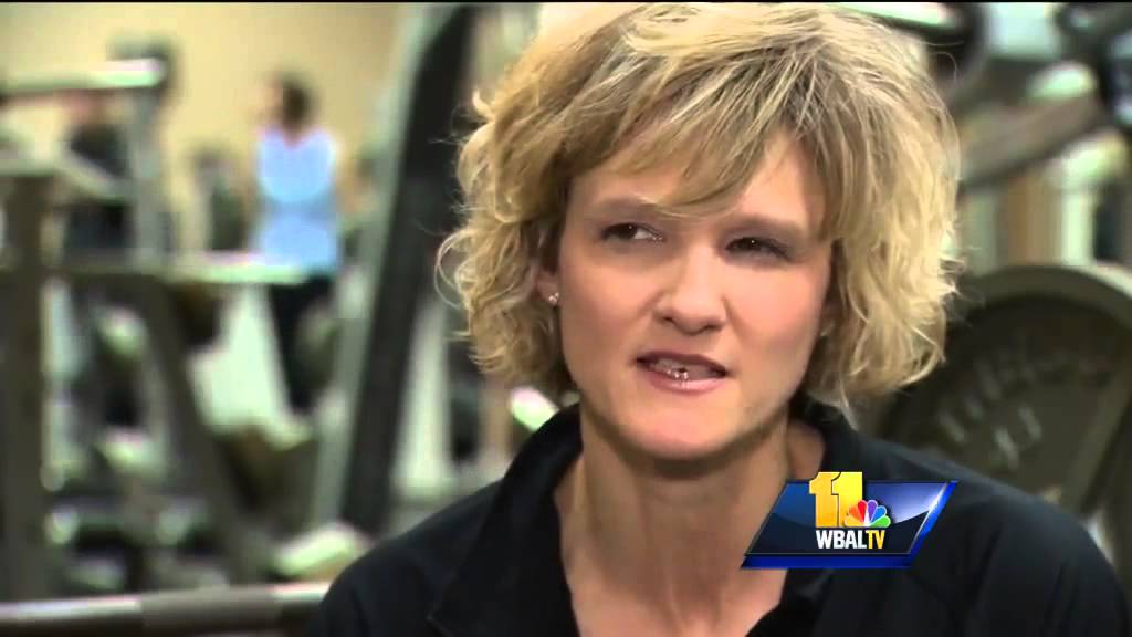 Mom defies odds via workouts, bodybuilding - YouTube