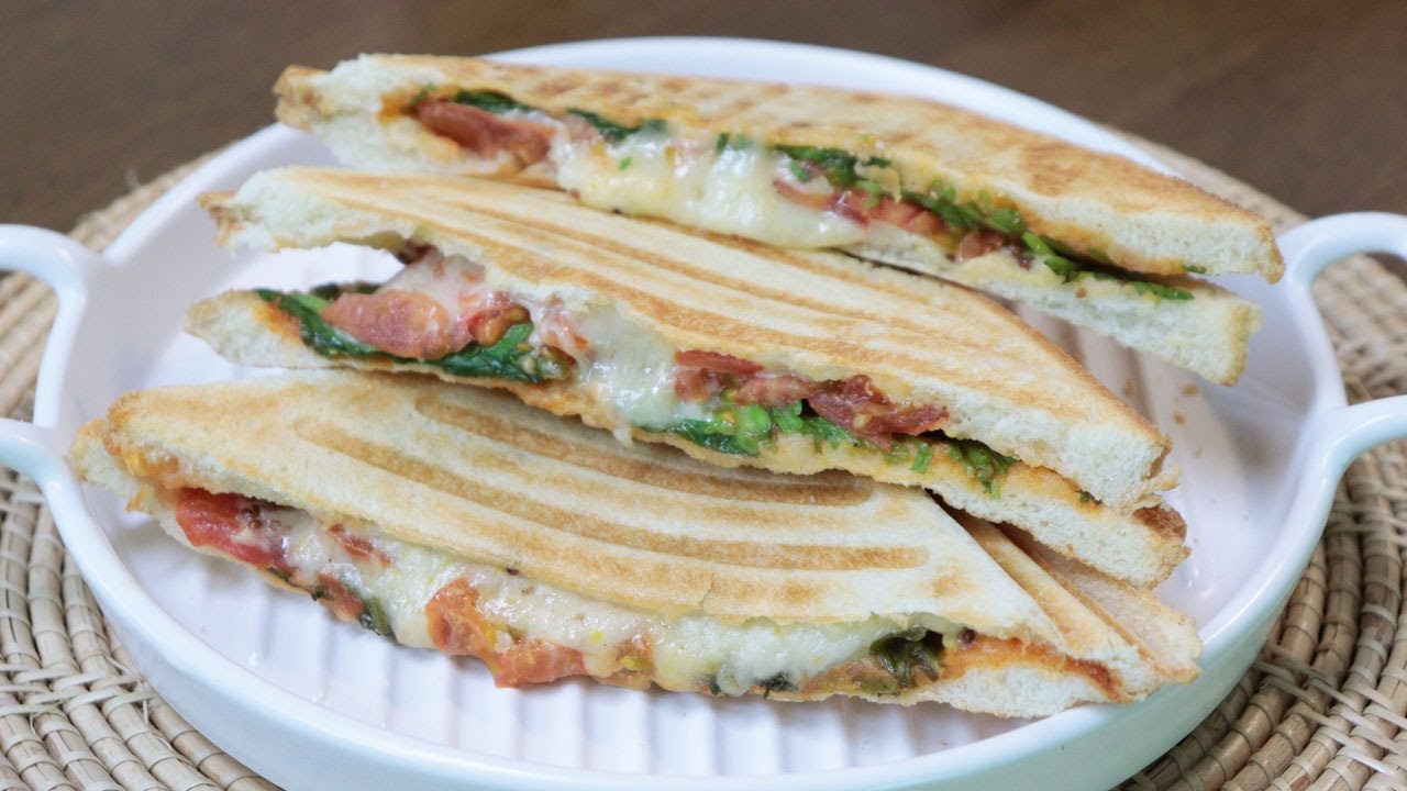 치즈 파니니 루꼴라 샌드위치/샌드위치메이커/Lucola Sandwich - YouTube