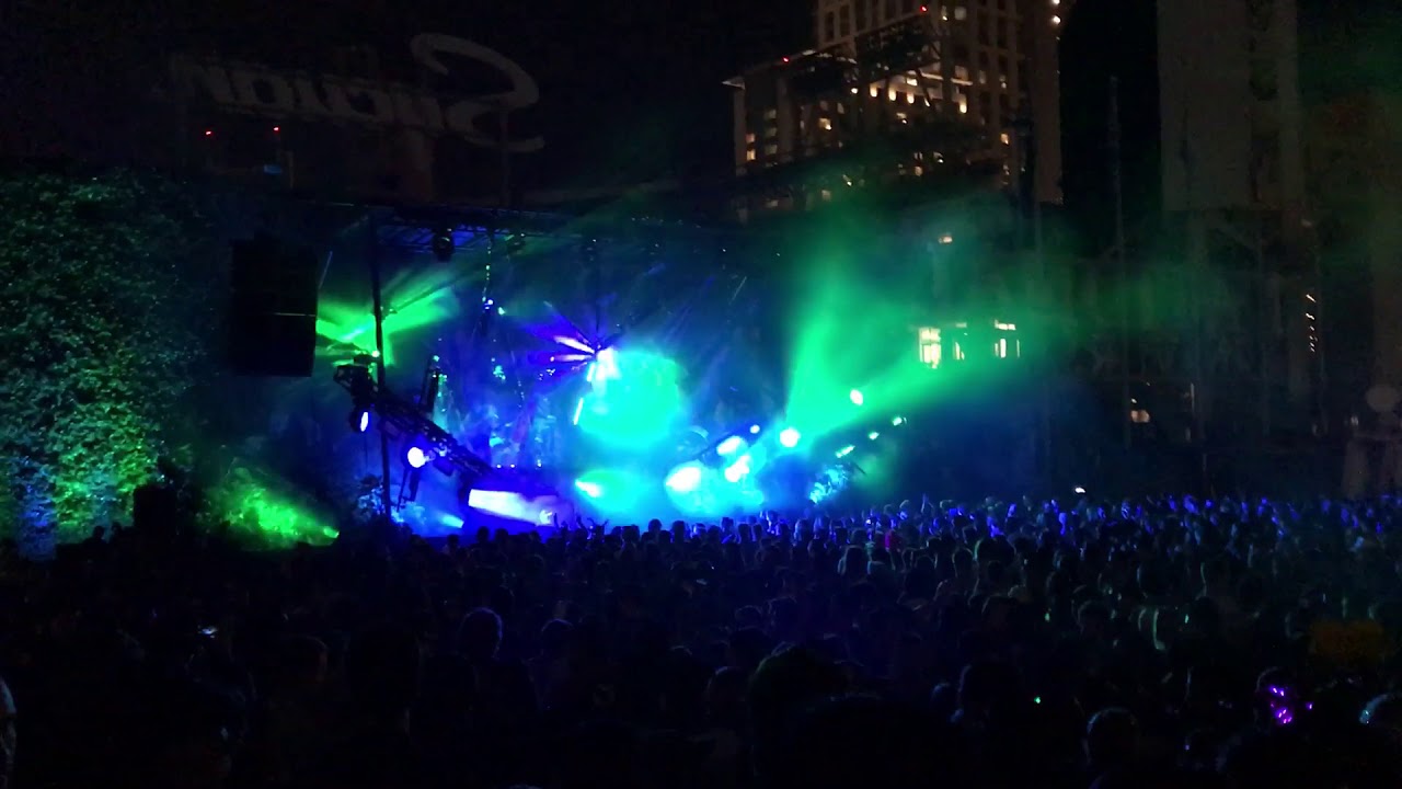 Maya Jane coles live at groundwater SD 2017 opening + claptone closing ...