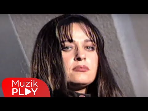 Neslihan - Ölü Bir Kuş (Official Video)