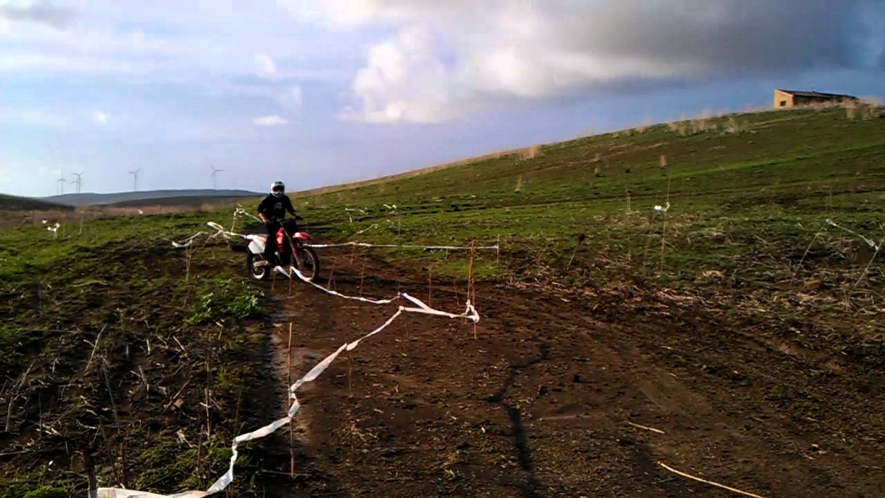 Moto Village Salemi Vincent e Nino ostacolo - YouTube