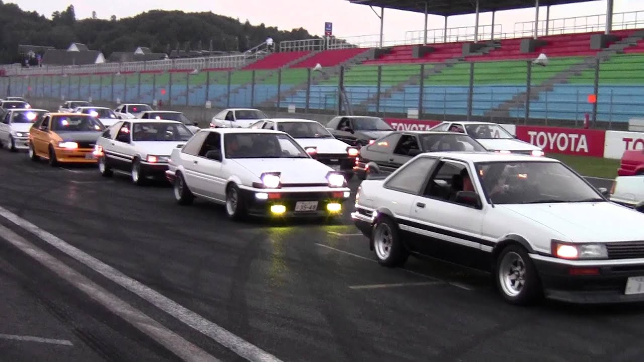 2013 AE86 Festival Okayama International Circuit - YouTube