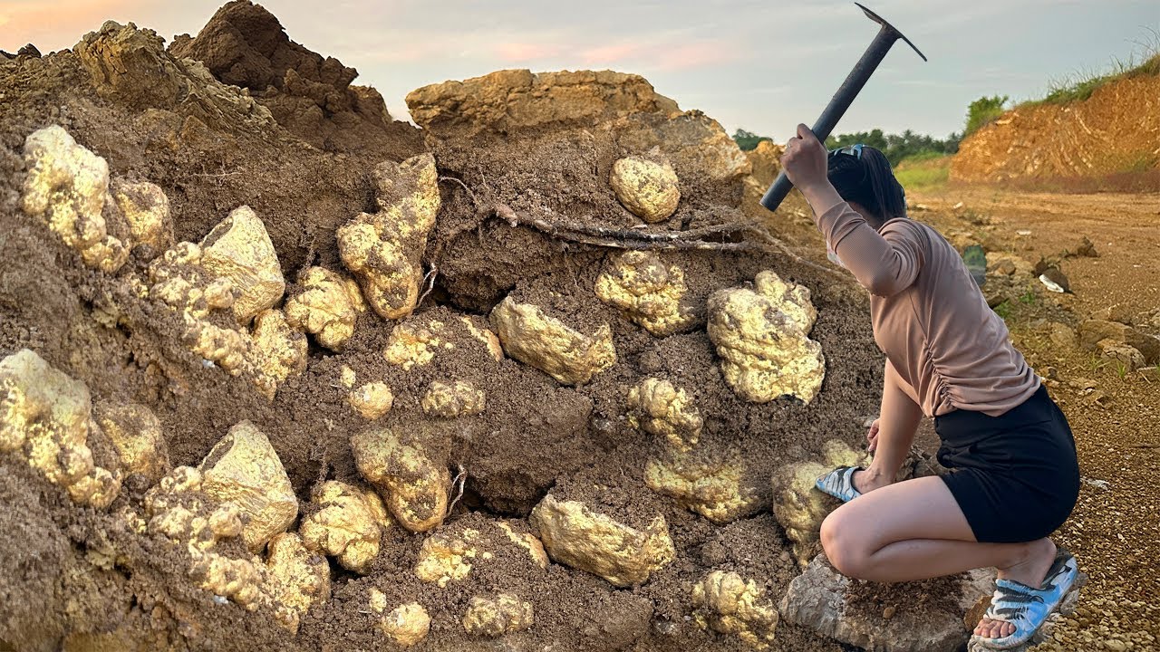 Girl Found Huge Gold Treasure & Agate Gemstone Under Stone / Amazing ...