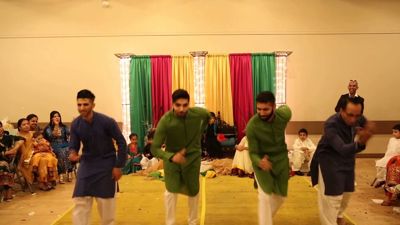 Pakistani wedding dance (hilarious) - YouTube