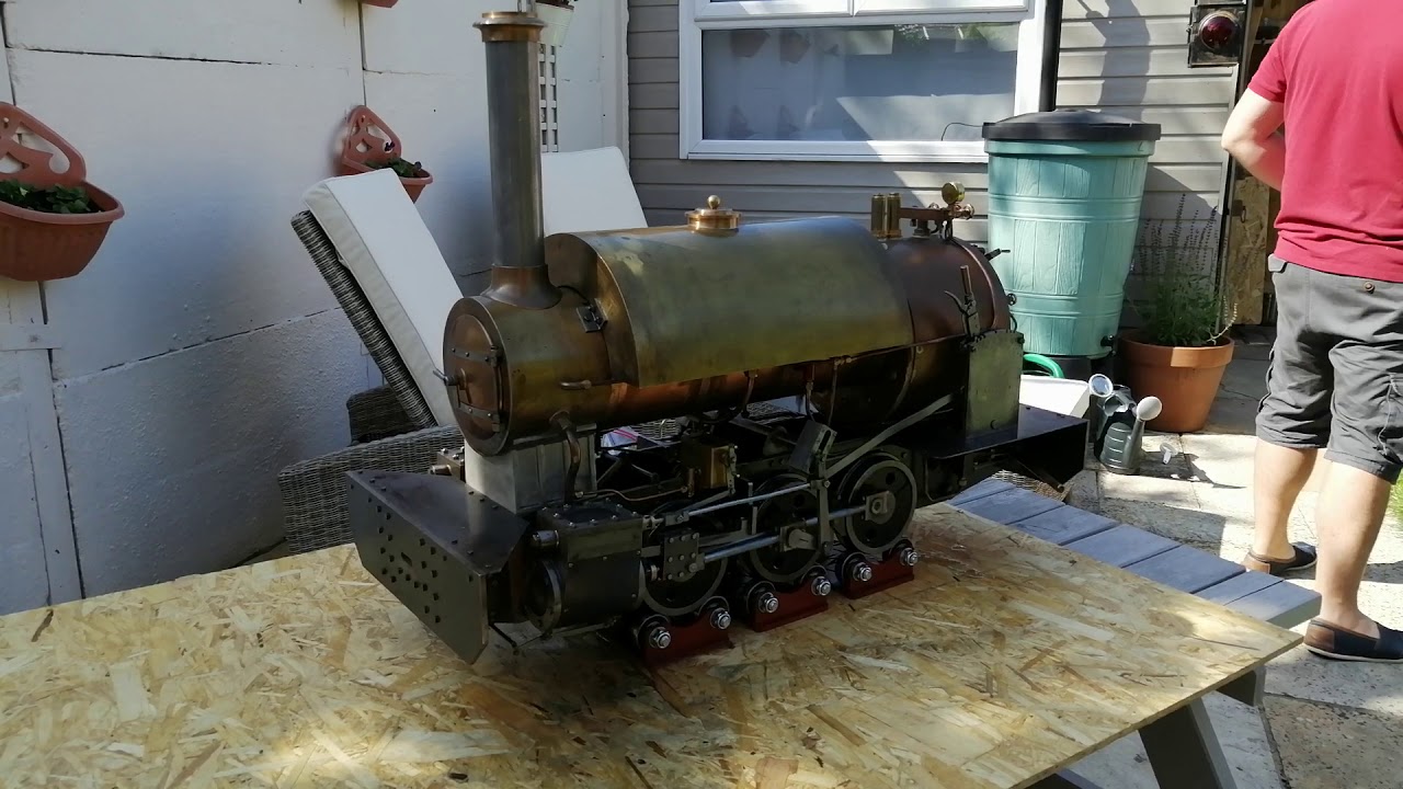 5 inch gauge 0-6-0 Sweet Pea steam loco first time running on steam ...