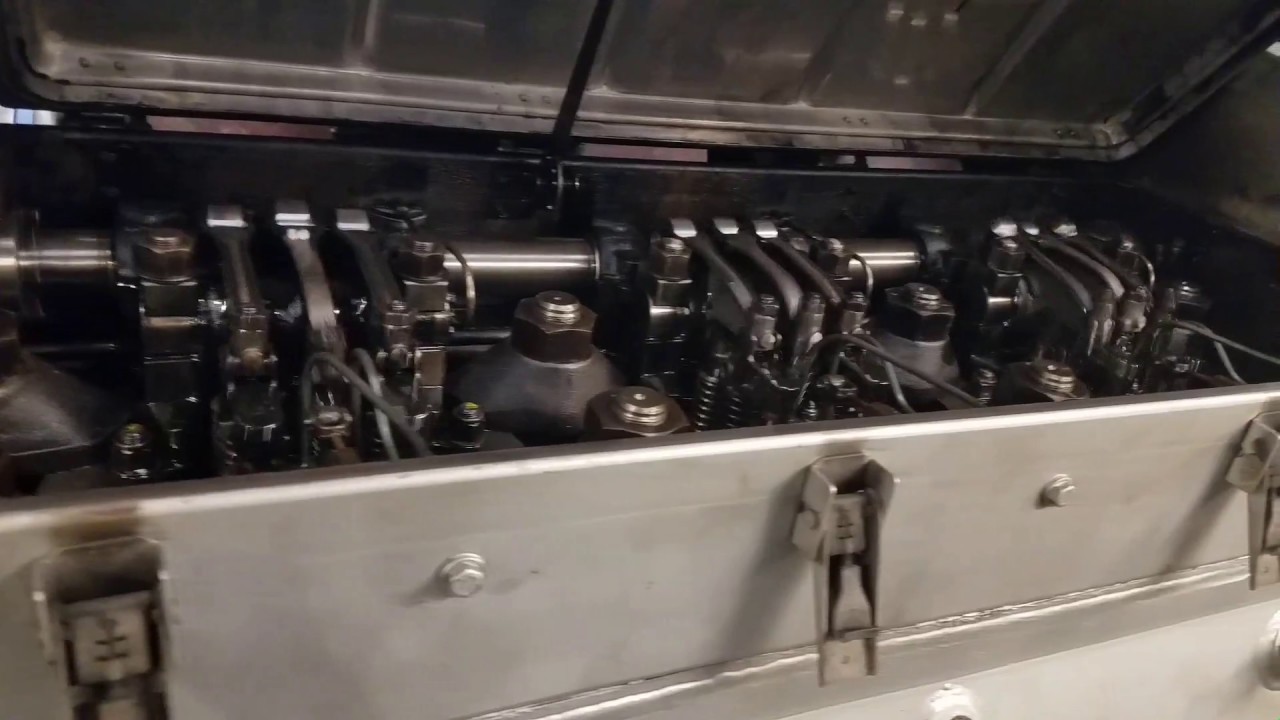 12 cyl EMD 645 E7B RUNNING @ 350 RPM ( TOWBOAT ) - YouTube