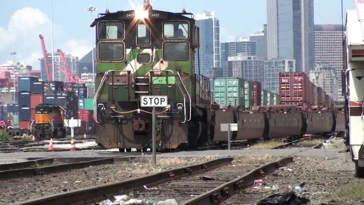 BNSF 3422 backs well cars into SIG North Yard, Seattle, 6-14-2010 - YouTube