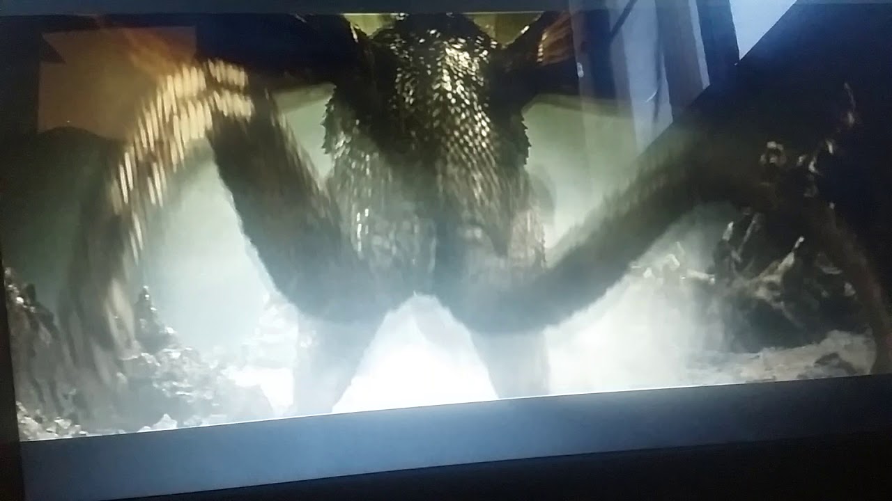 Victory Dance Godzilla กระโดดท่าล้อเลียนใส่คิงกิโดร่า (1965) - YouTube