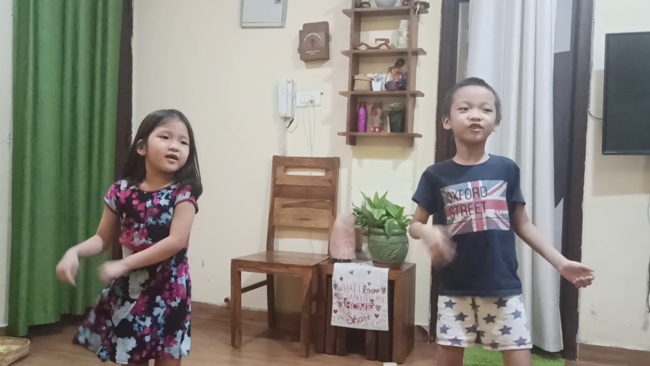 Levi and Isabel singing Kumbaya My Lord.. - YouTube